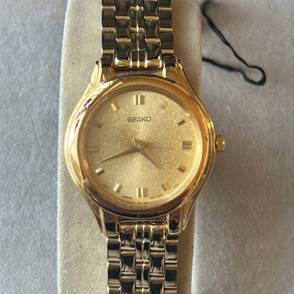Seiko | Accessories | Seiko Goldplated Stainless Steel Ladys Wrist Watch | Poshmark